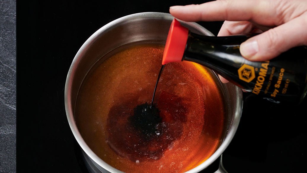 Japanese Mitarashi-dango (Mochi balls with sweet soy sauce glaze ...