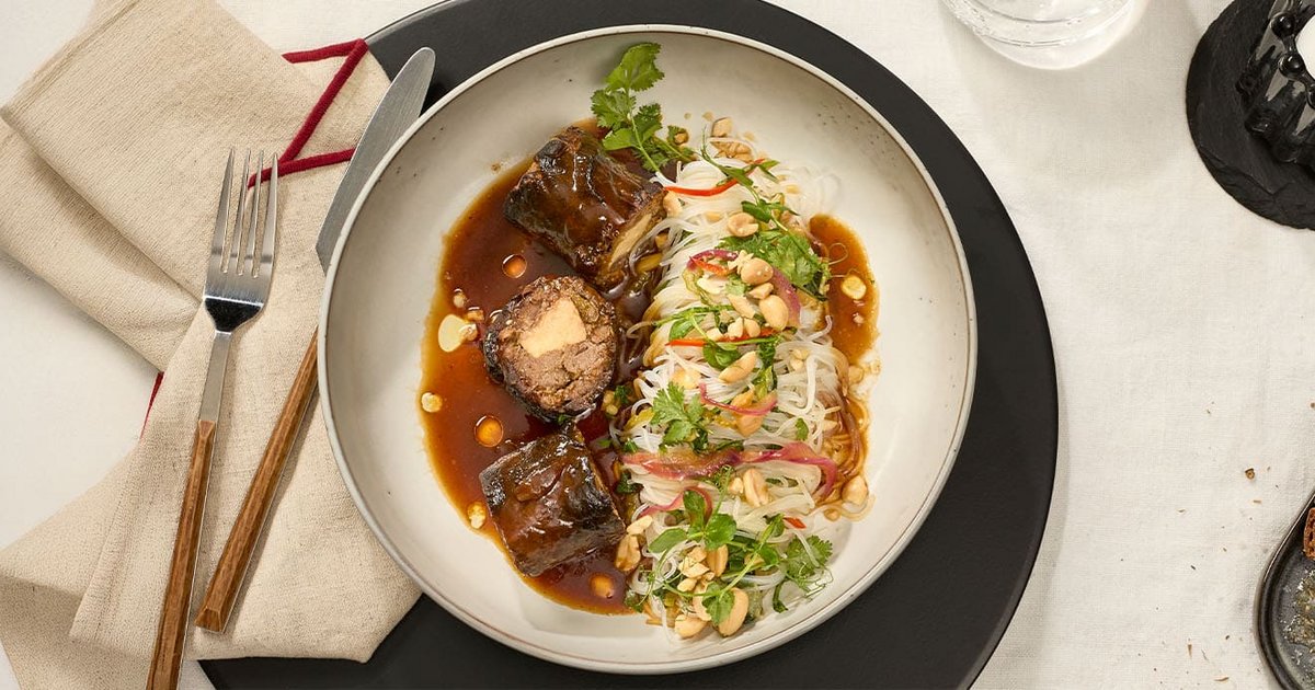 Asian beef roulade with pak choi noodles | Recipe | Kikkoman