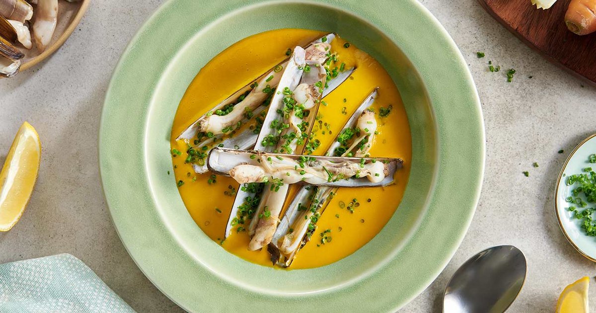 Creamy razor clam chowder with soy sauce | Recipe | Kikkoman