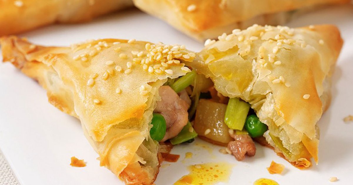 Chicken, leek and pea filo parcels | Kikkoman