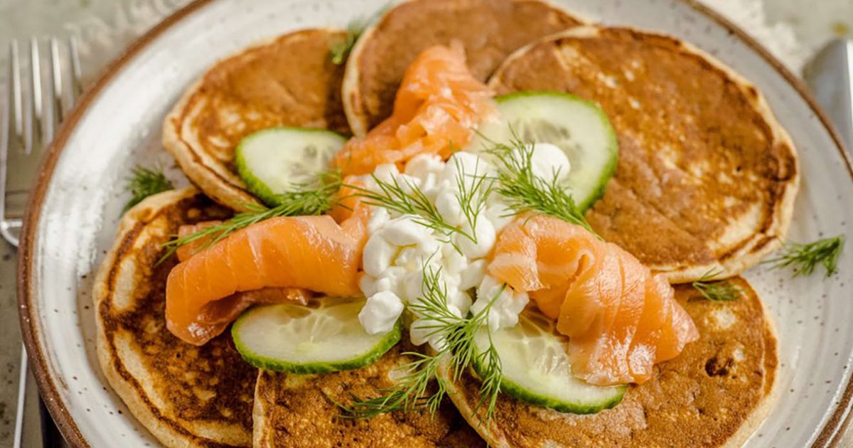 Wholegrain pancakes with smoked salmon, cottage cheese and cucumber ...