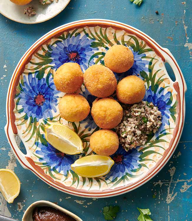 Raclette arancini with mushroom tartare | Recipe | Kikkoman