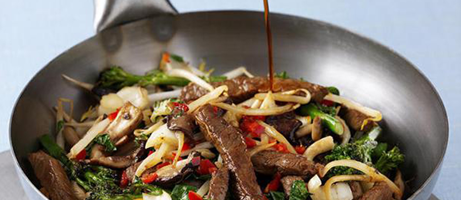 Spicy chilli beef and mushroom stir-fry recipe | Kikkoman